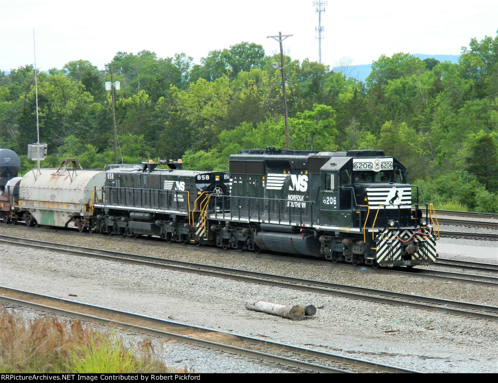 NS 6206 (SD40-2) 858 (MT6)